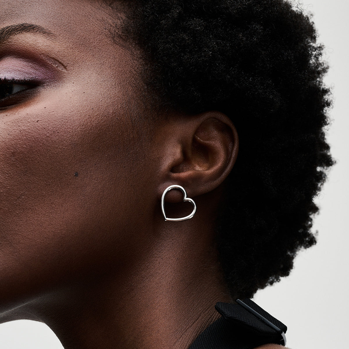 Front-facing Heart Stud Earrings